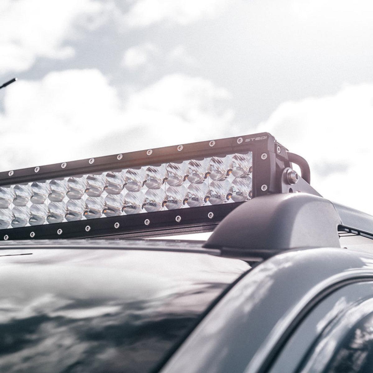 Stedi ST4K Double LED Lightbar Close-up